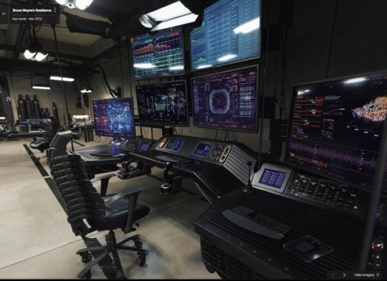 The Terrific Minimalism of Batman’s Batcave: A Look at Batfleck’s ...